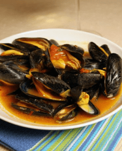 Caesar-Style Steamed Mussels + Soft Shell Clams – Canadian Cookbooks